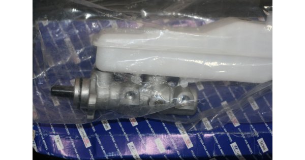 HYUNDAI - CYLINDER ASSY-BRAKE MASTER [585104H800]